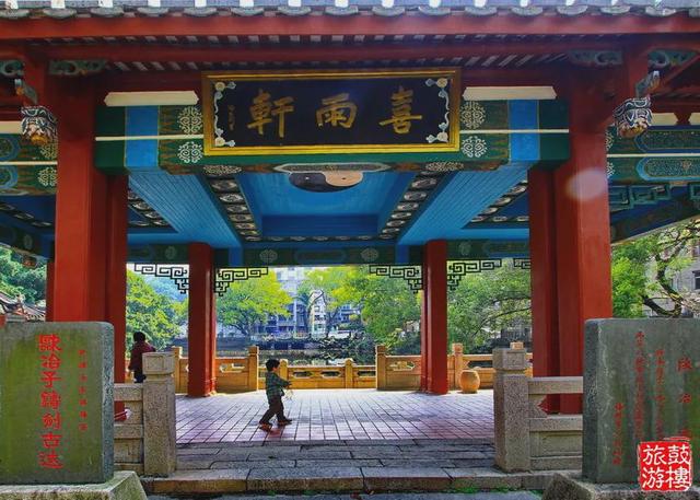 Visit a thousand-year-old temple and taste the culture of the capital ...