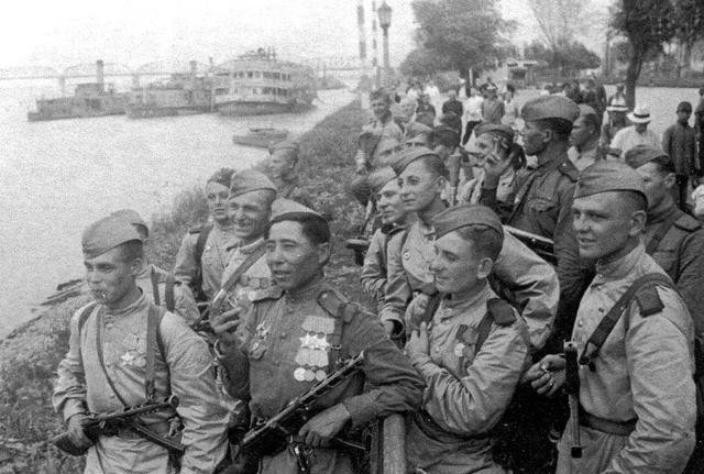 After the Japanese Kwantung Army was defeated and surrendered, how did ...