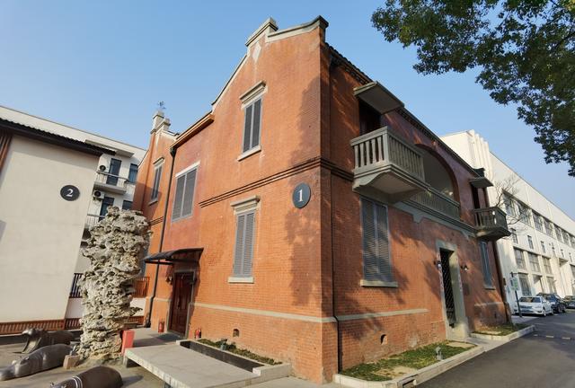 The first ancient town at the mouth of the Yangtze River, Shanghai ...