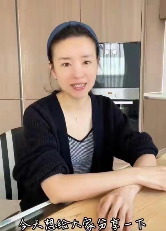 Dong Jie is fatter and prettier. She doesn't pursue morbid skinny ...