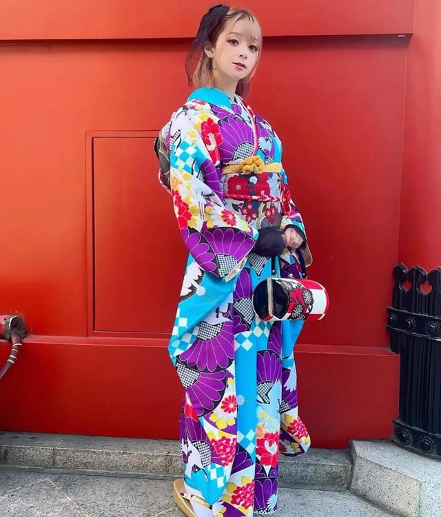 Meiyi Liya's marital status is amazing! Her husband's identity was ...