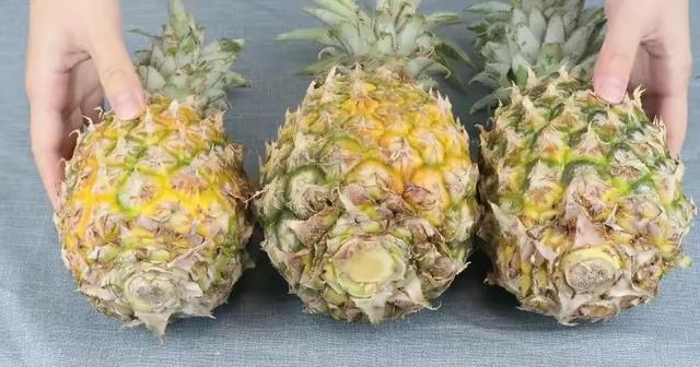 Cutting pineapples, these 3 methods are the best, no peeling or eye ...