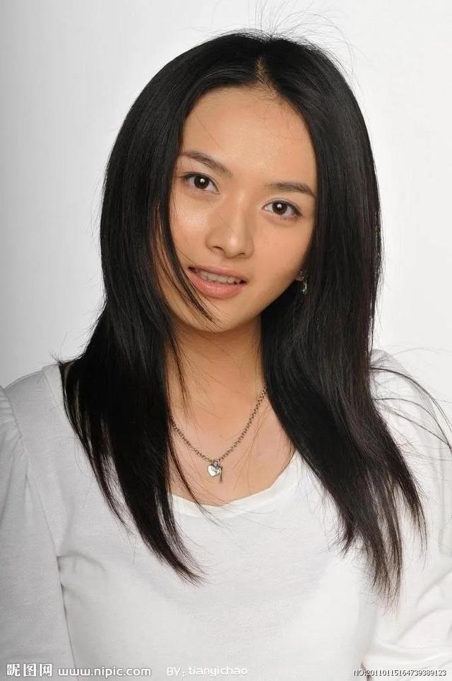 Beautiful actress Li Yiling - iNEWS