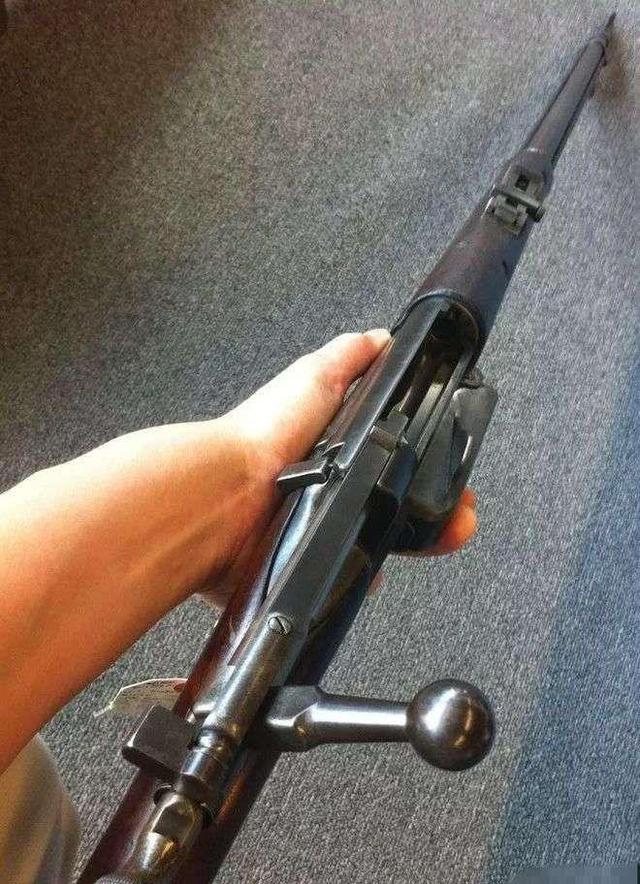 The standard M1896 rifle equipped by the US military when participating ...