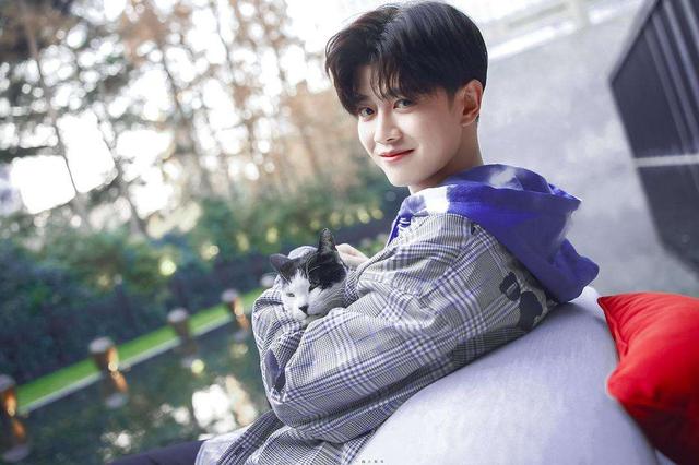 Small gossip: Liang Longwu Dajing Ren Jialun Yang Di He Jiong Liu ...