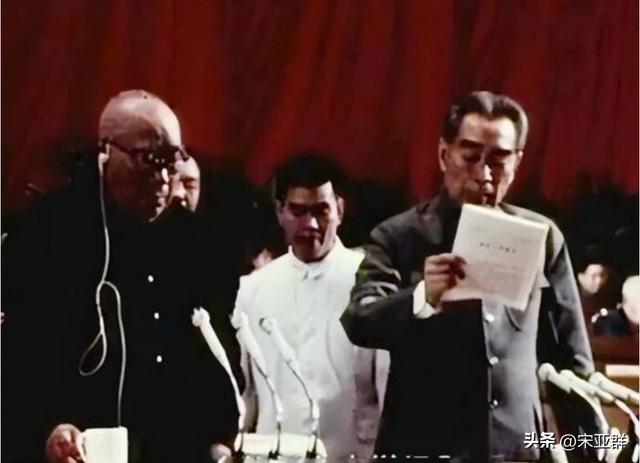 Rarely seen old photos: The prime minister gave a report, and Mr. Zhu ...