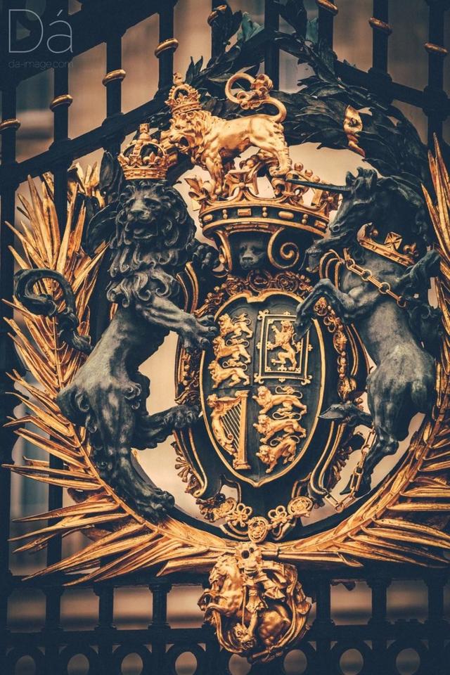 What contribution did the Stuart dynasty make to European culture and ...