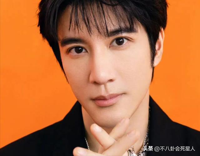 Fake innocence, fake single-mindedness, fake rich, the disguise of ...