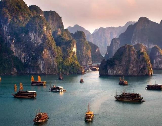 Halong Bay, a natural wonder of the world - iNEWS