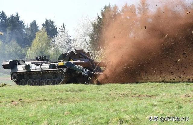 Wild boar planing mines!Germany delivered the wild boar armored ...