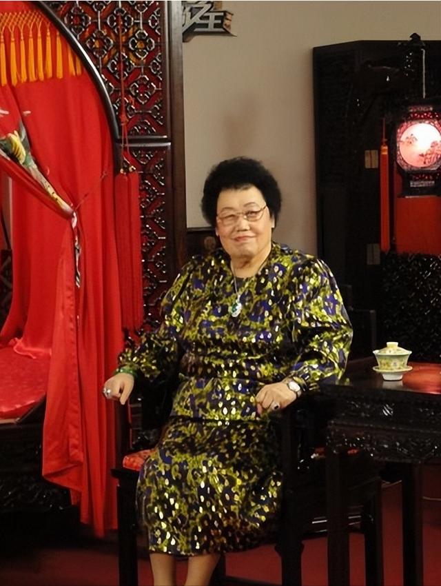 Chi Zhongrui is so embarrassed! Accompanying Chen Laiwa to important ...