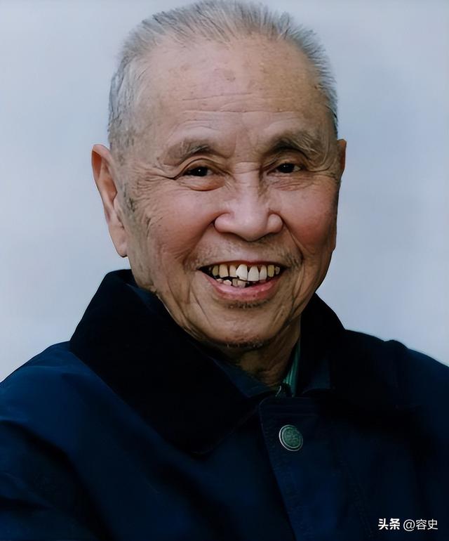 When Qiu Huizuo came to Beijing in 1992, his old comrades invited him ...