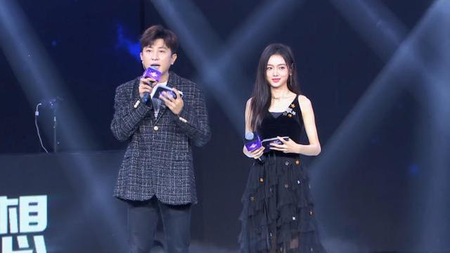 After KPL Linger's black gauze dress, Yu Yan's yoga clothes have aura ...