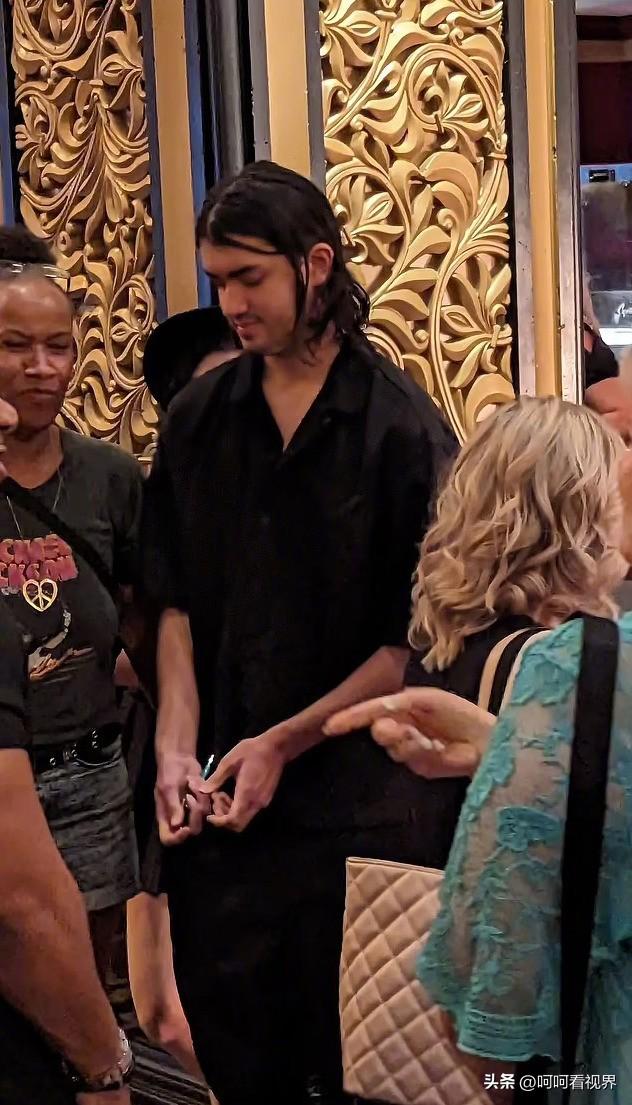 Michael Jackson's two sons are rarely seen in the same frame. The 21 ...