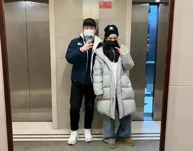 Congratulations!32-year-old Cai Wenjing and producer Liu Wenyang officially announced their love ...