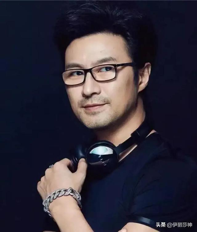 Yang Yuying and Wang Feng - iNEWS