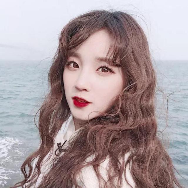 Song Yuqi is so beautiful and cute - iNEWS
