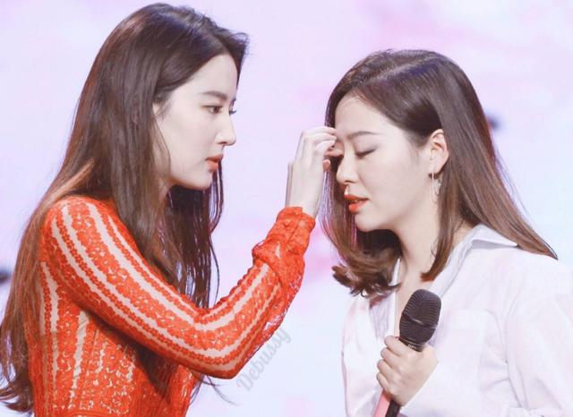 Soprano Deng Ziqi is strong, but Zhang Jianying is strong in ...