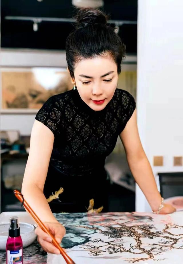 Feng Jing: My heart is on the "Pink Ash Pile" - iNEWS