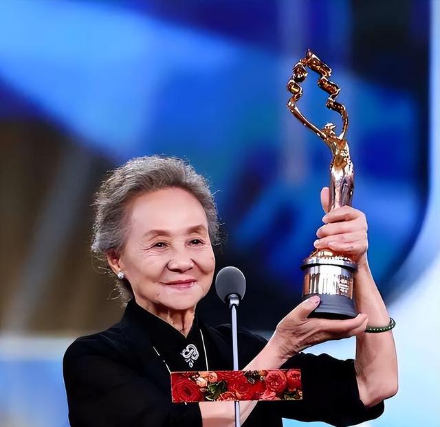 Wu Yanshu: After becoming a filmmaker at the age of 84, after sending ...