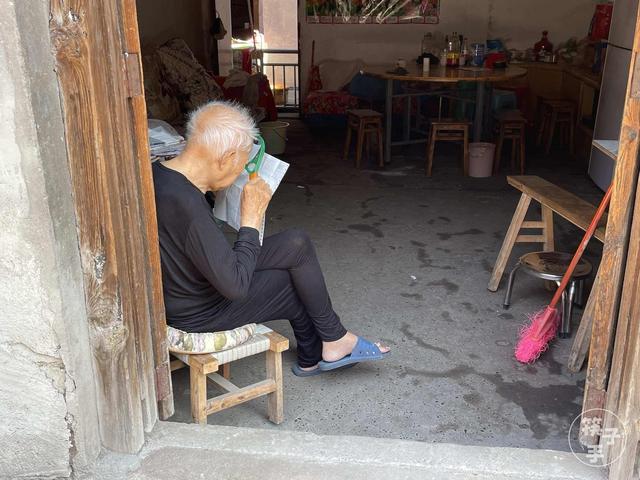 Wutan Old Street: A wanderer looking forward to the return of the ...