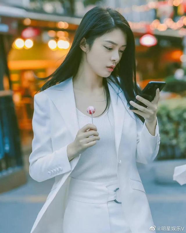 Fu Jingyu's sister Fan - iNEWS