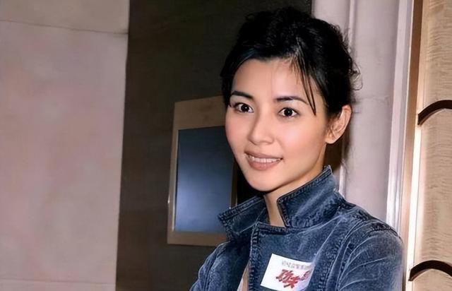 She is very beautiful. She only waited for love at the age of 40. She ...