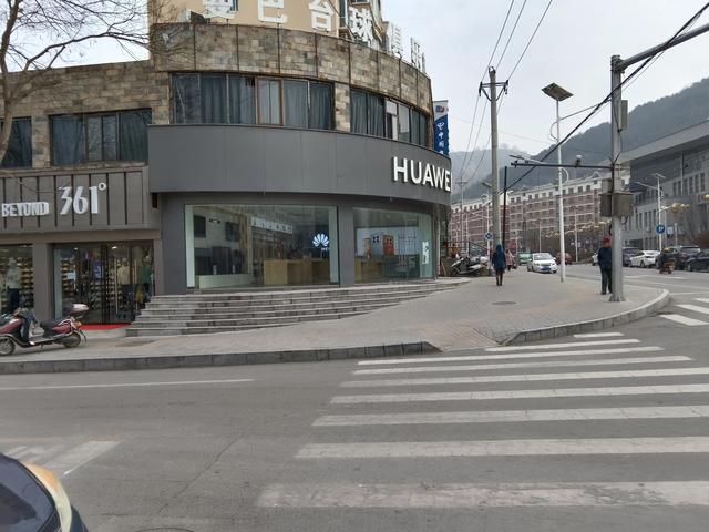 A cold and humid environment is conducive to the reproduction of ...