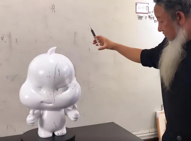 Shao Yan has released a new work, similar to Yayoi Kusama's artist ...