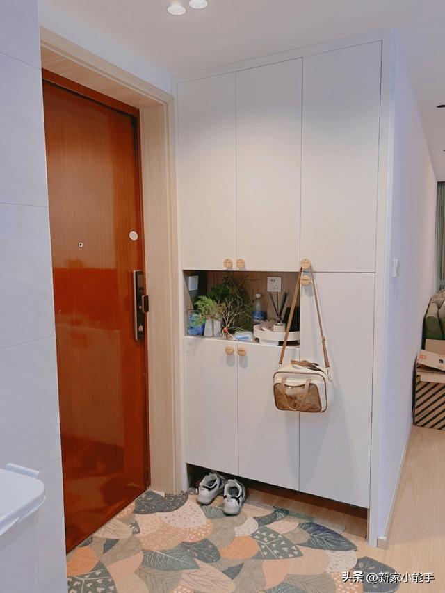 Look at the 98-square-meter new house in his house. The decoration is ...