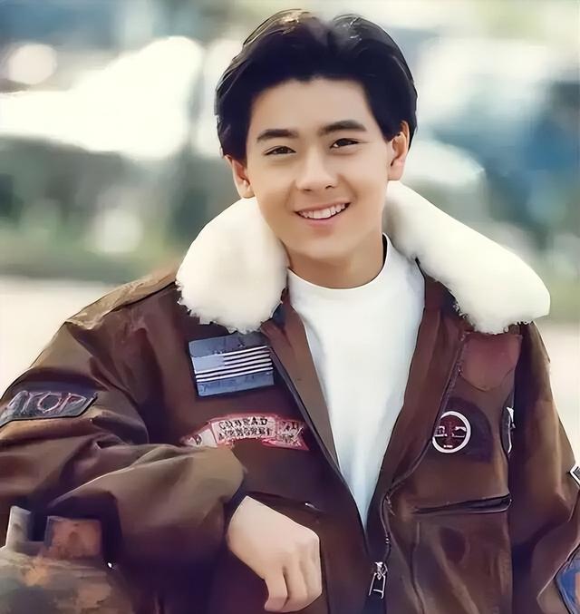 How good are Jiang Xin's resources? At the age of 19, he took a kiss ...