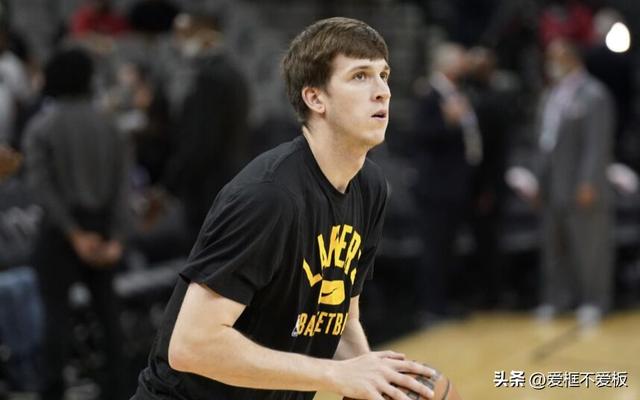 Austin Reeves expected to ask Lakers for 'raise' - iNEWS