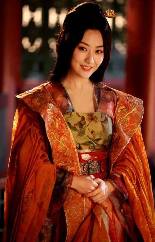 Beauty queen Xiao Bai Bing - iNEWS