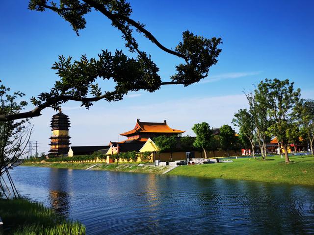 Taizhou Fengqi Lake Park - iNEWS