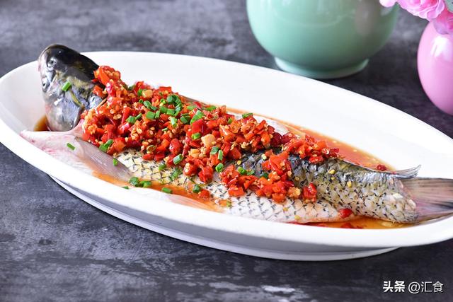 Grass carp with chopped pepper, steamed abalone with garlic vermicelli ...