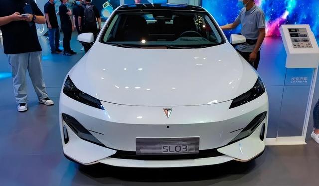 Deep blue SL03 and Model3, how would you choose? - iNEWS