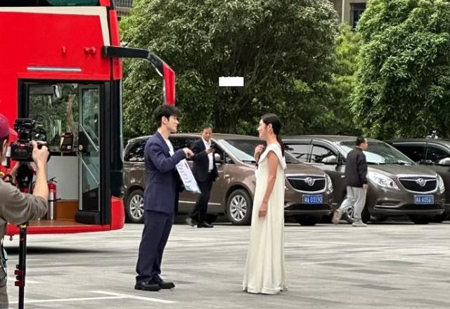 Huang Xiaoming returned to "Sister Lang 4", exposed his height with the ...