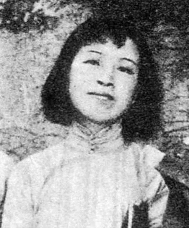 The first half of Jiang Qing's life - iNEWS