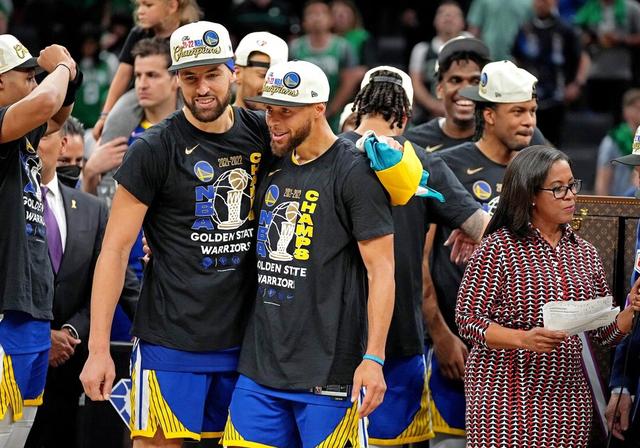 Congrats Curry!Congrats Thompson Green!The Quadruple Champion Is Officially Returning, Wiseman ...