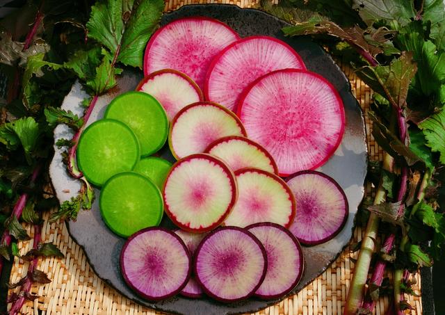 Farm ecologically growing ice cream, fruit and radish - iNEWS