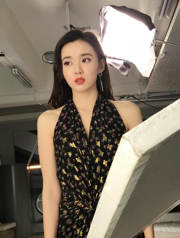 She was once praised by Li Xiangli and partnered with Li Yifeng and Zhang Han. - iNEWS