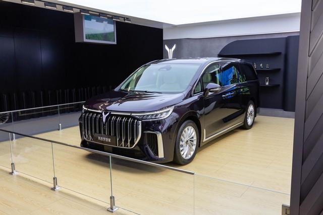 High-end MPV self-owned brand is more fragrant! Just look at the Lantu ...