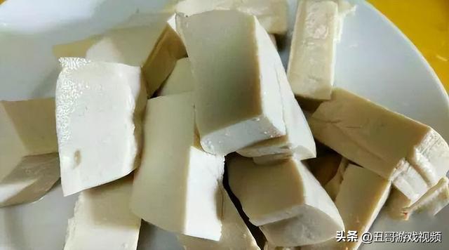 Stir-fried Tofu with Pig's Blood - iNEWS