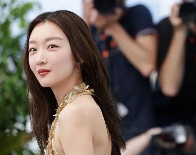 Zhou Dongyu has finally turned into a white swan, can Liu Haoran resist ...