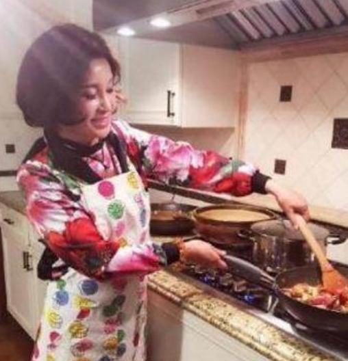 Sunshine Liu Xiaoqing's mansion, living like the queen every day, no ...