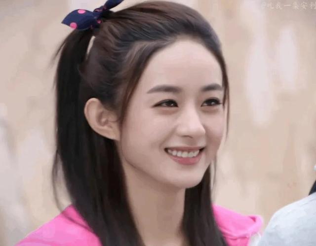 Zhao Liying did not go to Paris Fashion Week, so she was doing this. Netizens: she is really ...