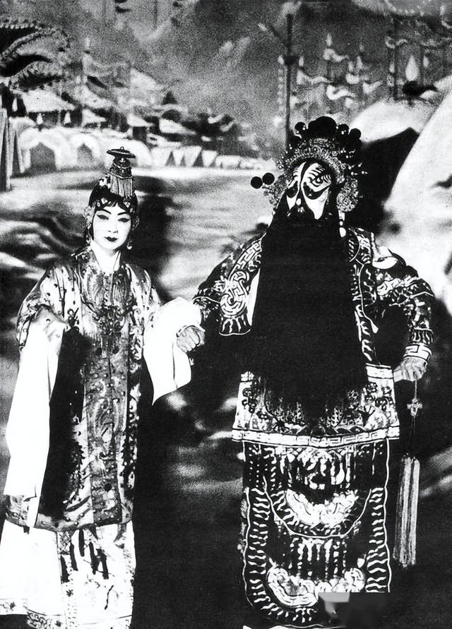 Zhang Ailing's "Taste of Peking Opera" - iNEWS