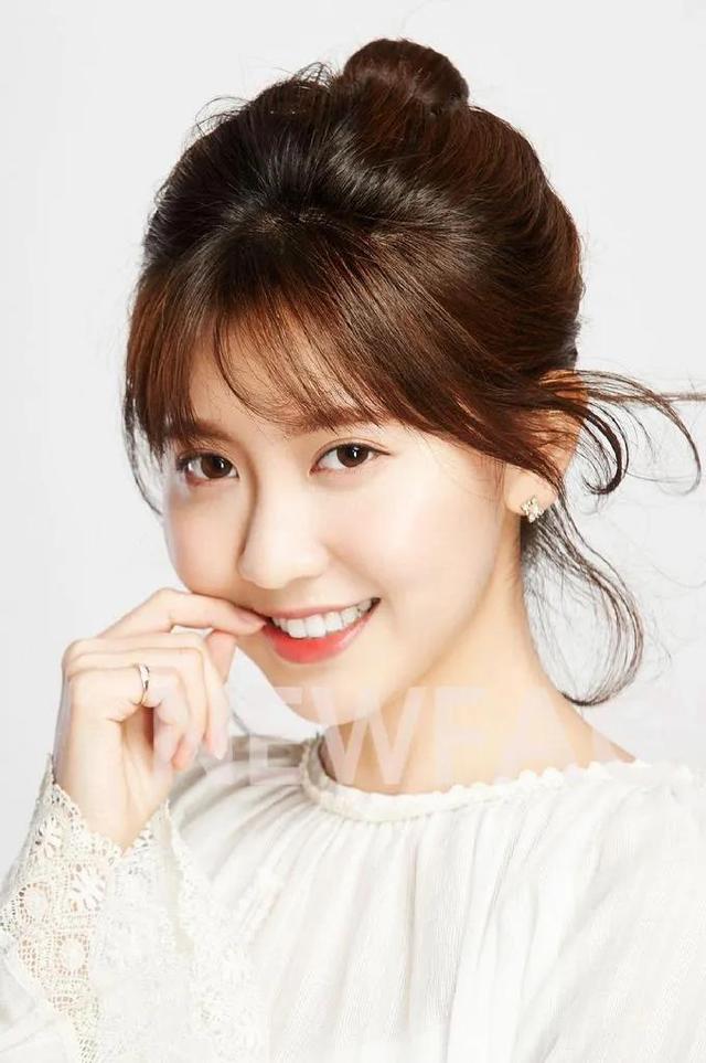 Li Mengying's beautiful pictures - iNEWS