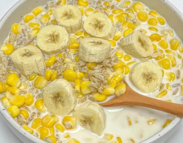 Creamy corn oatmeal, full of dietary fiber, very smooth - iNEWS