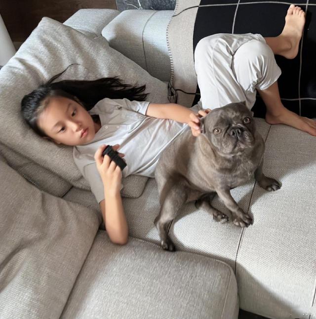 Jia Nailiang took photos to celebrate Tianxin's birthday, netizens' bad ...